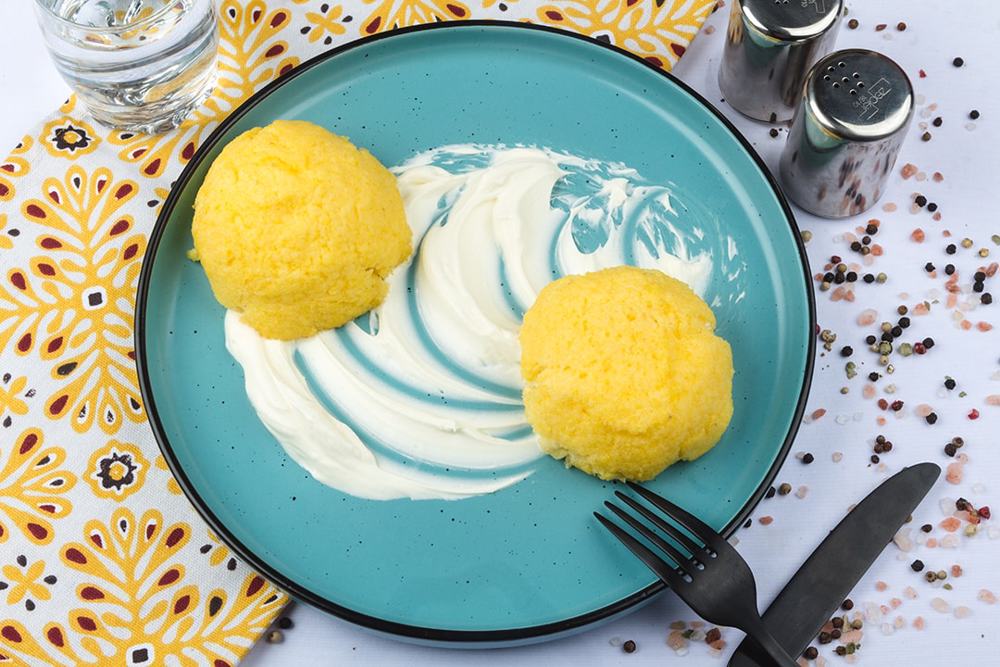 Bulz ciobanesc cu smantana Ingrediente faina de malai, branza de burduf, sare Fel Principal