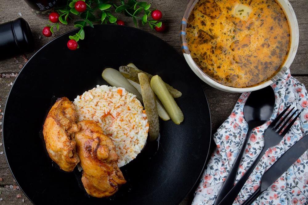 Ciorba de cartofi cu legume si tarhon / Orez cu legume, pulpe dezosate ...