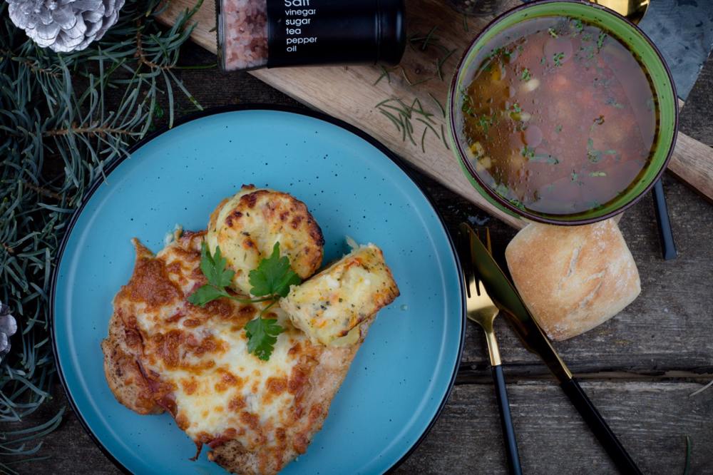 Ciorba de cartofi cu afumatura si smantana + chifla artizanala / Piept ...