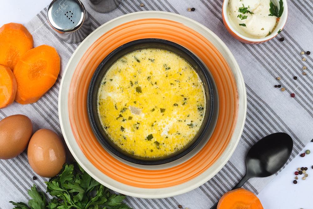 Ciorba de oua Ingrediente ceapa alba, usturoi, sare Supe si Aperitive