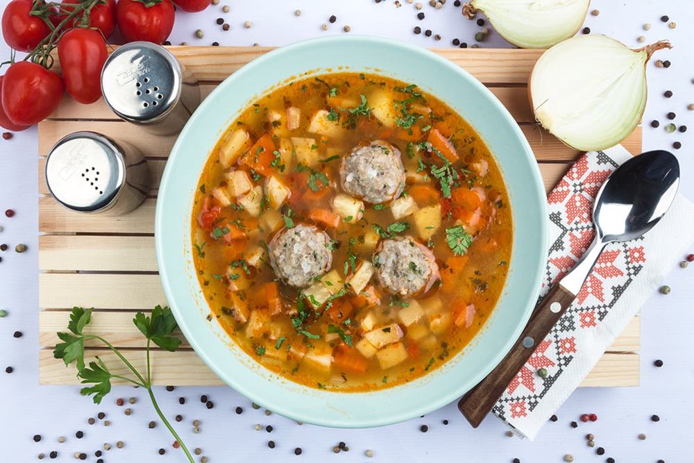 Ciorba de perisoare si legume Ingrediente ceapa alba, morcov, pastarnac ...