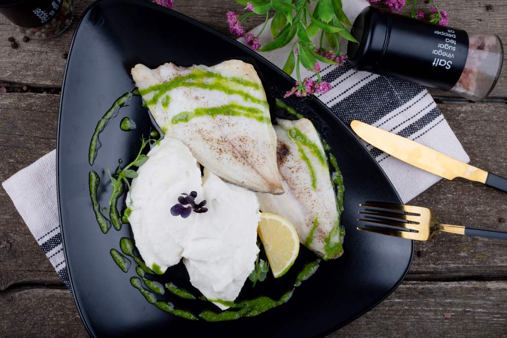 File de dorada cu piure de conopida Ingrediente conopida, ulei de ...