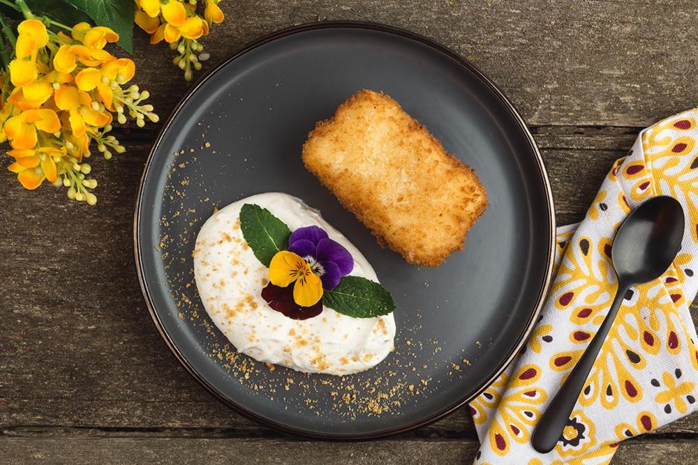 Lapte prajit cu crema de iaurt si biscuiti Ingrediente ou, lapte ...