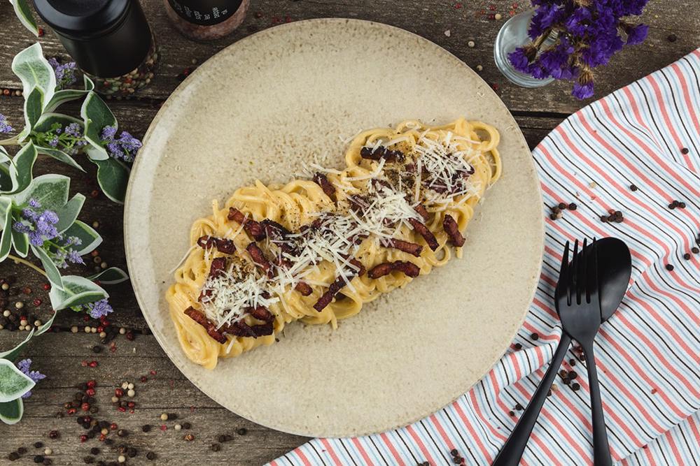 Paste carbonara Ingrediente sare, piper, ou Fel Principal