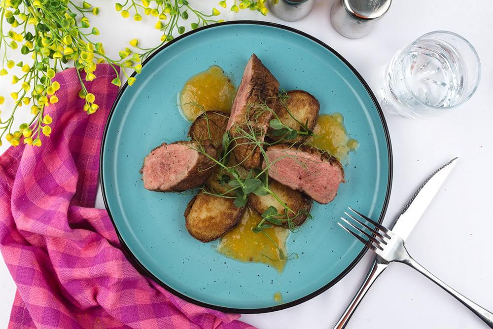 Piept de rata cu cartofi in untura si sos de caise Ingrediente cartofi ...